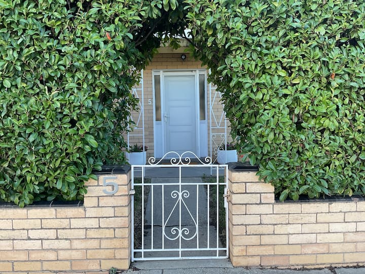 The Bakers House - Seymour