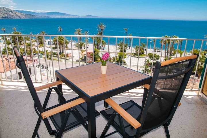 Primera Línea De Playa. Apartamento En Almuñécar - Almuñécar