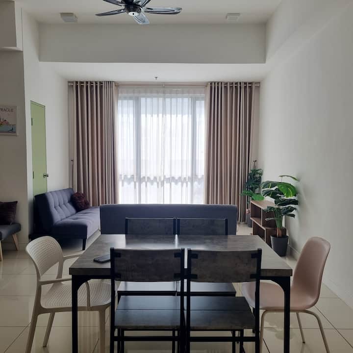 7 Pax Stay In The Heart Of Miri City Centre - Miri