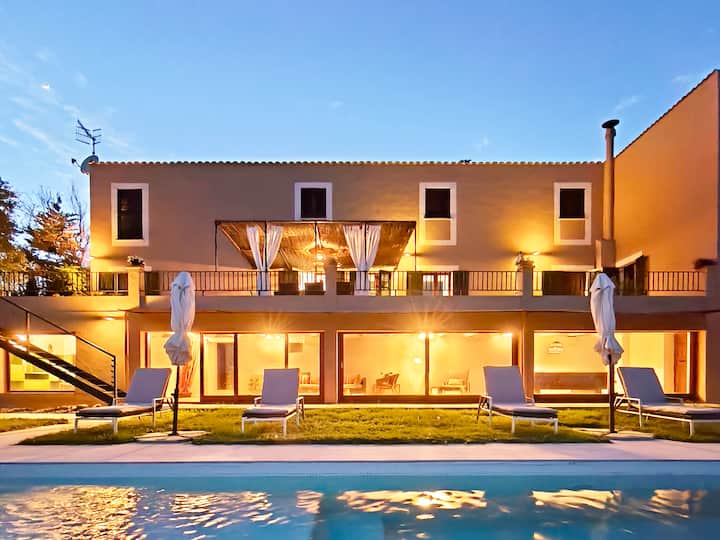 Villa With Valley Views, Pool & Walk To Village - Selva