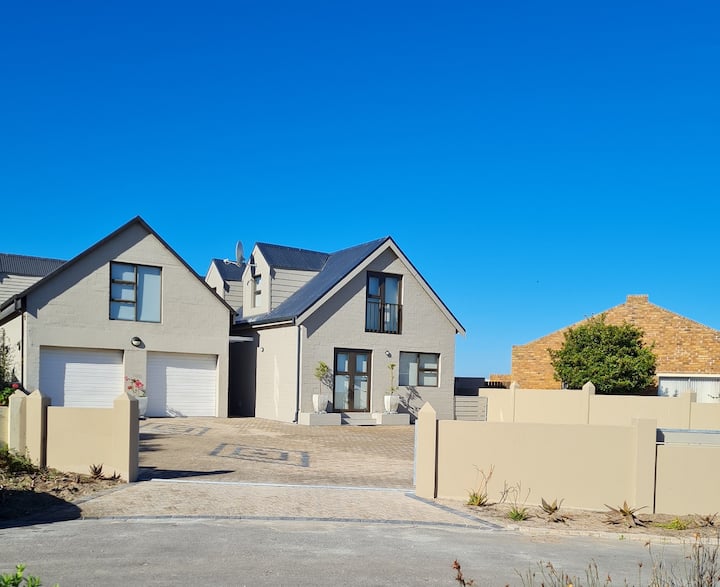 The Gables - Grotto Bay