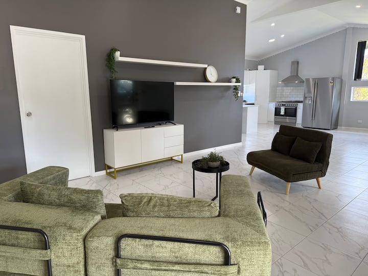 The Green Shouse - 2 Bedroom House, Cosy Wood Fire - Stanthorpe