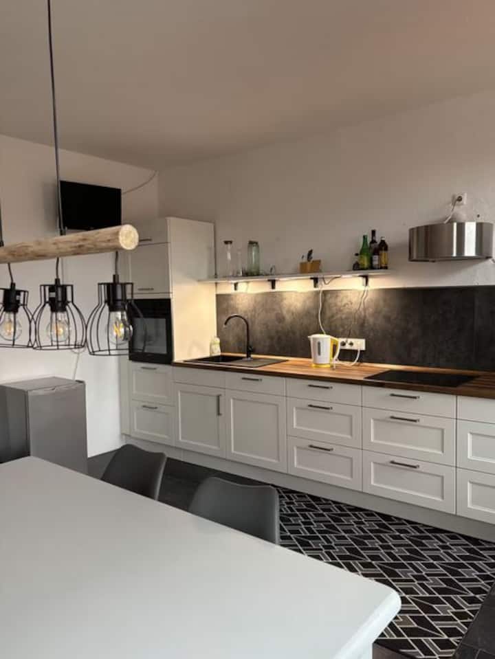 Großzügige Stilvolle Wohnung Mit Kamin & Wohnküche - Salzgitter