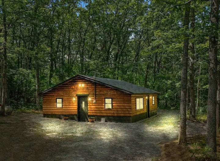 Cabin + Rv- Sleeps 14, Pets, Bbqs, Firepits, Wi-fi - Norman Township