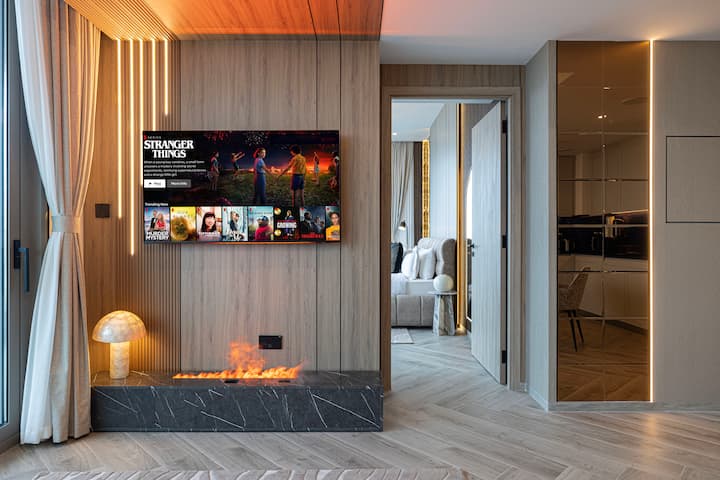 Skyline & Canal Views | Modern 2bdr | 40f - Dubai