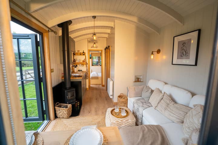 The Oak At Nest And Loaf - Abergavenny