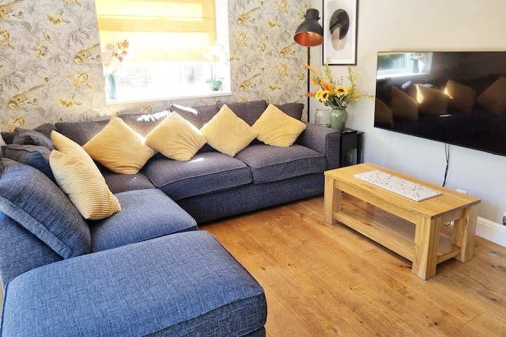 4br 2b | Sleeps 7/8 | Own Drive | Secure Garden - Basildon