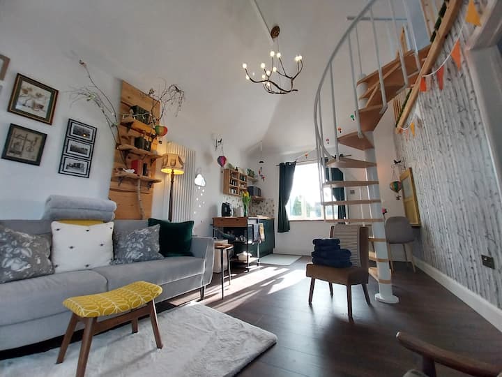 A Cozy Hideout, With A Real Fire And Luxury Bath. - Loughborough