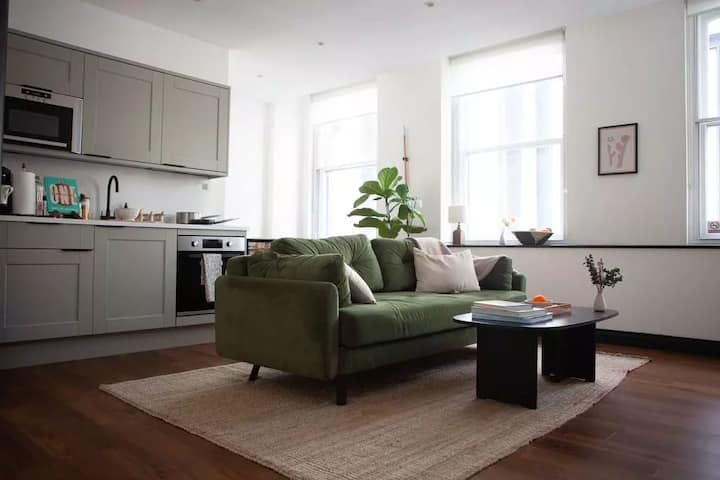 Manchester City Retreat | Prime Location - Manchester