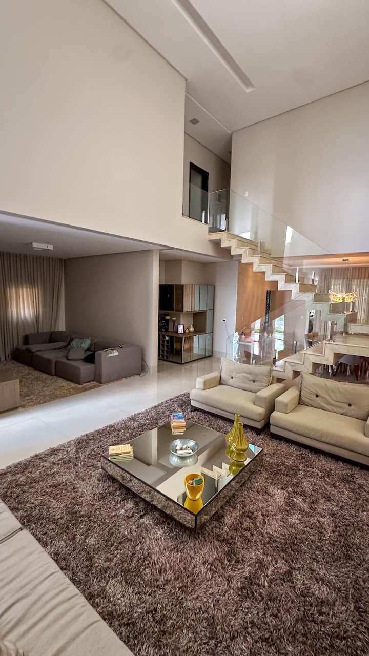 Casa Alto Padrão C/ 4 Suítes + Piscina E Hidro - Rio Verde