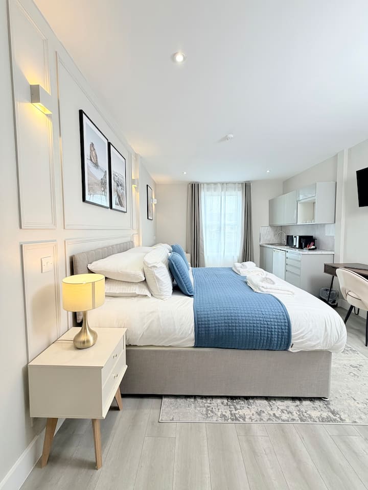 Executive Studio | Work & Stay | Parking | Beach - Southend-on-Sea