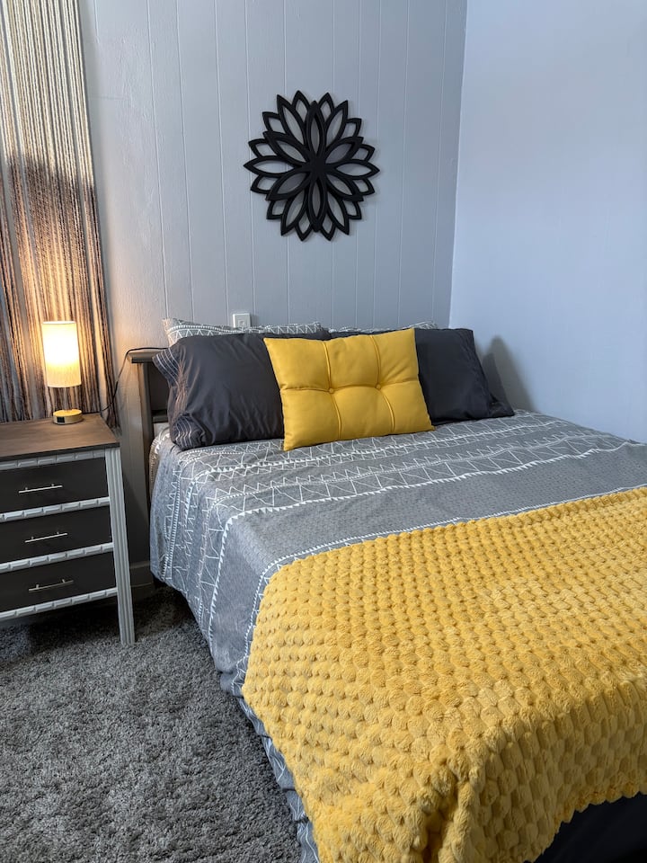 Fern & Flower Cottage - Saskatchewan