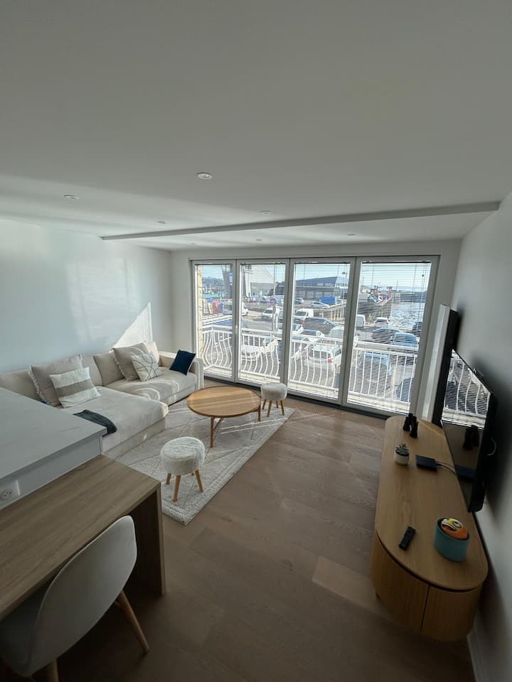 Bel Appartement Entièrement Rénové Avec Vu - Granville