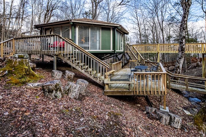 The Barking Bear Roundhouse - Dog Friendly - Beech Mountain, NC