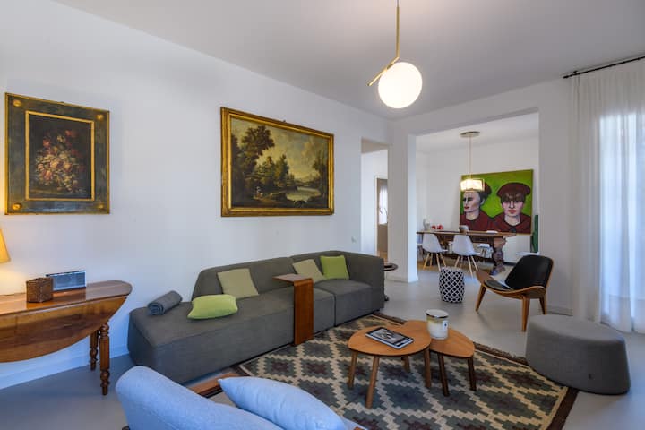 Guesthost - Trieste 153 Cozy Balcony Apartment - Italy