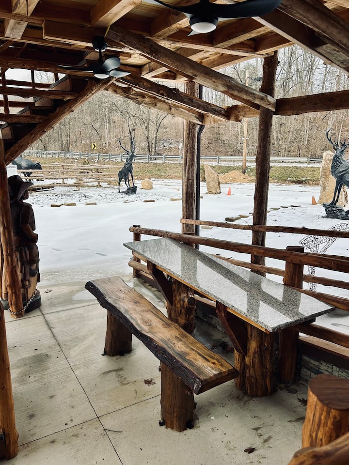 Handcrafted Lodge At Southern Vacation Retreat - Kentucky