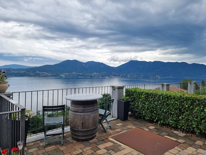 Panoramic Lake Maggiore View- Deluxe Apartment - Lago Maggiore