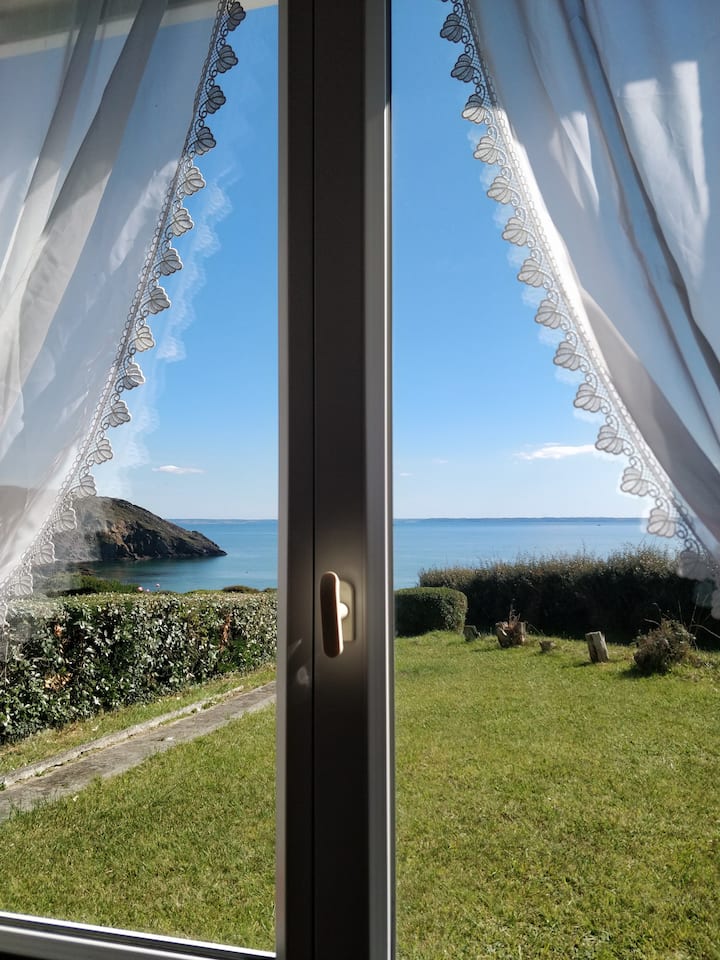 Dct- La Petite Maison Face à L'océan - Crozon