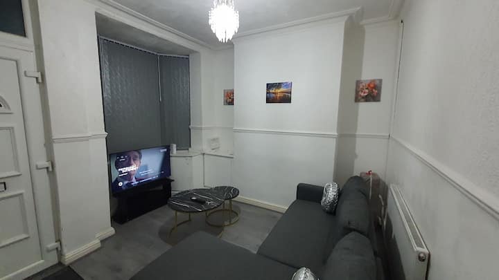 Adorable Home In Stoke-on-trent - Stoke-on-Trent