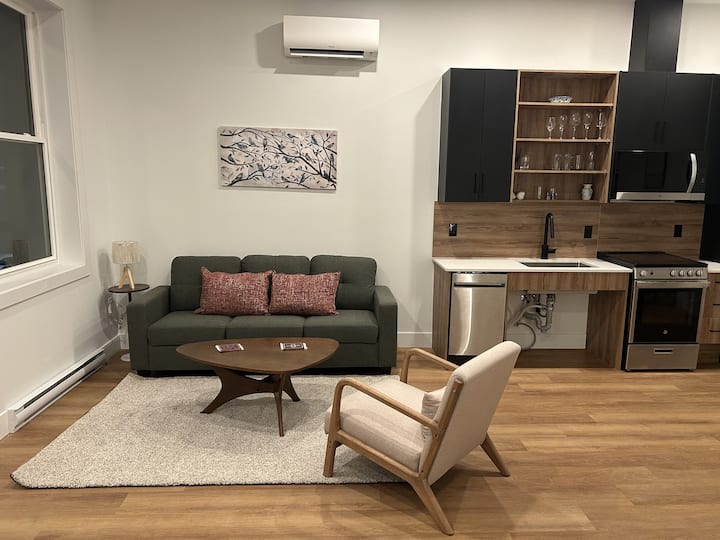 Near Waterfront, High Ceilings, Modern Comforts - Halifax, NS, Canadá