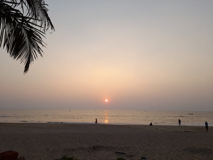 Sun Kissed Beach Front Stay Cyan 2 - Gokarna