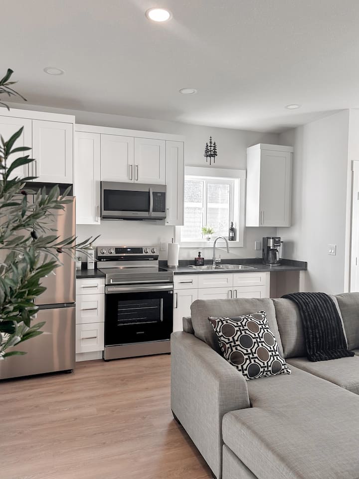 Alpine Suite - Fort St. John