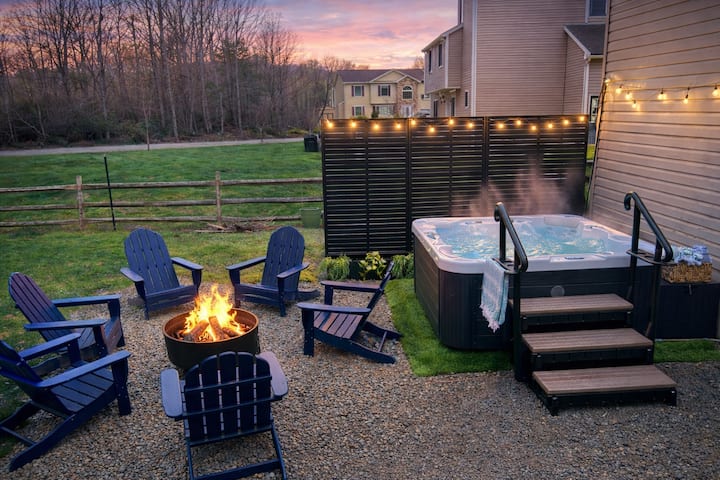 Evergreen Escape | Hot Tub | Game Room | Fire Pit - Mount Pocono, PA