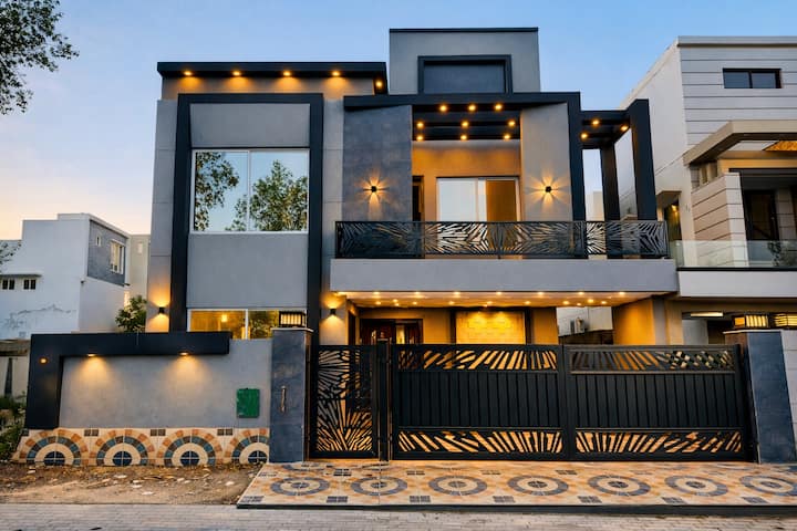 The Zenden (Modern House In Bahria Town Lahore) - Lahore