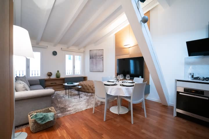 Appartamento In Centro A Desenzano Giulia's Home - Desenzano del Garda