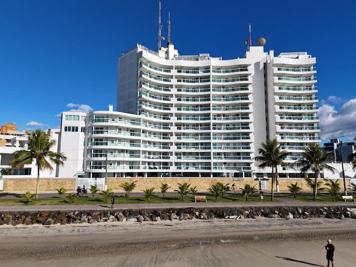 Família Na Praia, Frente Mar, Pé Na Areia - Guaratuba