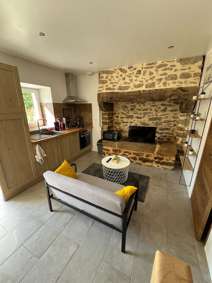 Petit Studio En Pierre Rénové - Douarnenez