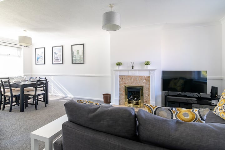 3 Bed House | Sleeps 6 | Parking + Ev Charger - Loughborough