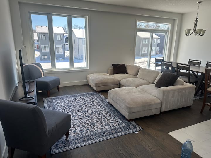 Brand New 3br Family Home Near Victoria Hospital - London, Ontario