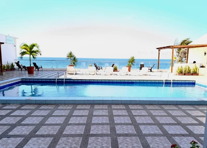 Ubicación Inmejorable En Manta Con Salida Al Mar. - Manta