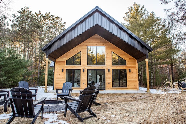 The Skye At Whiskywood - Secluded Cabin + Hot-tub - Wisconsin