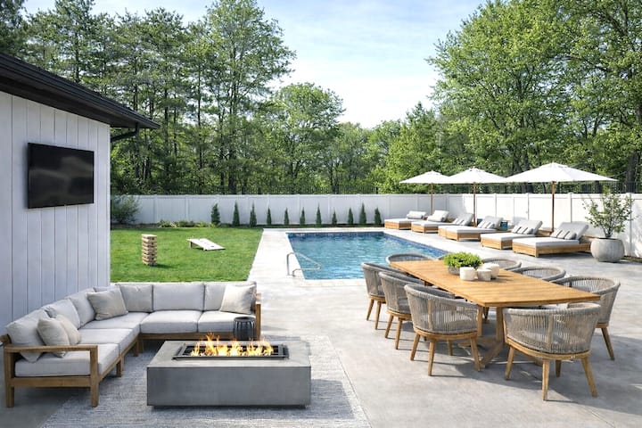 Luxe Retreat | Heated Pool | Hot Tub | Game Room - New Buffalo, MI