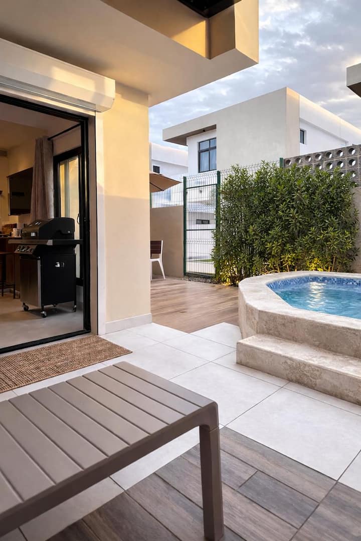 Villa Moderna En El Centro Punta Cana Con Picuzzi. - Punta Cana