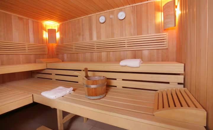 Piscine & Sauna, 5 Minutes De Beaune, Lit 180x200 - Beaune