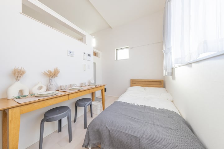 東武スカイツリーライン小菅駅まで徒歩7分/北千住駅まで1駅/1k/ロフト有り - Sōka