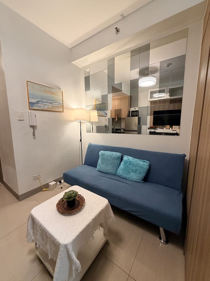 Resort-style Condo Near Moa, Naia | Netflix + Ps4 - Metro Manila