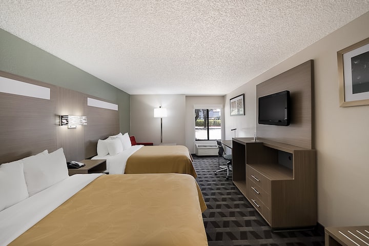 Quality Room Double Beds & Breakfast -Outdoor Pool - Irving, TX