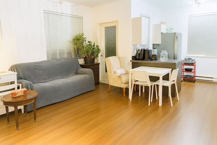 Walk To Ubc | Bright 2br Apt | Free Parking - Canada