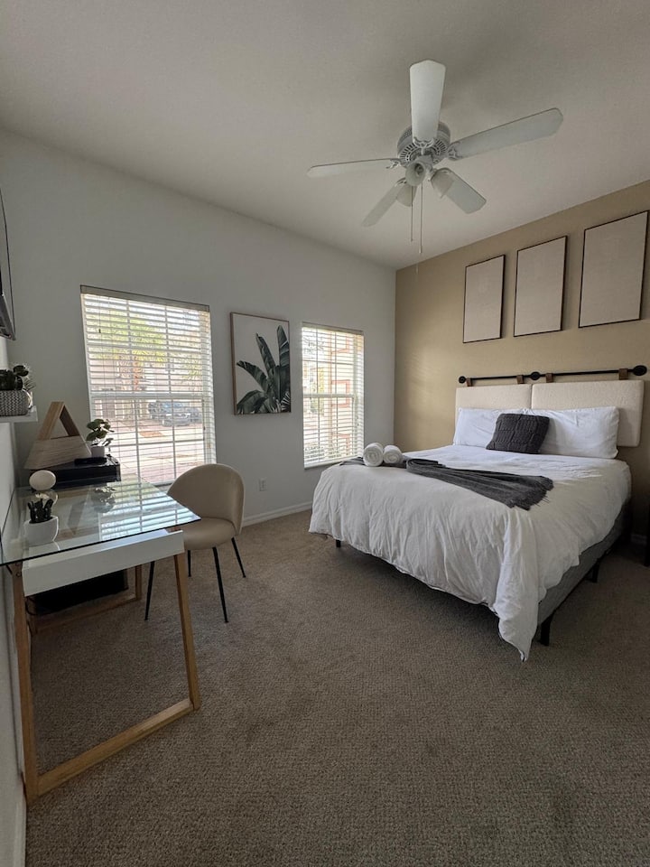 Charming Room With Private Bath And Shared Areas. - Kissimmee, FL