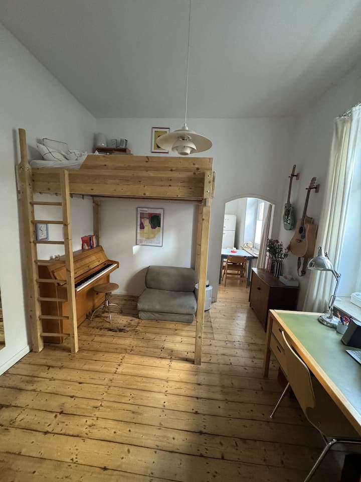 Gemütliche Wohnung Mit Altbaucharme Und Klavier - Köln