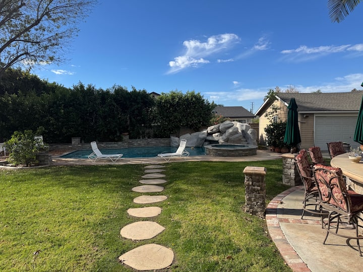 Large Quiet Home, Central Orange County - Anaheim, CA