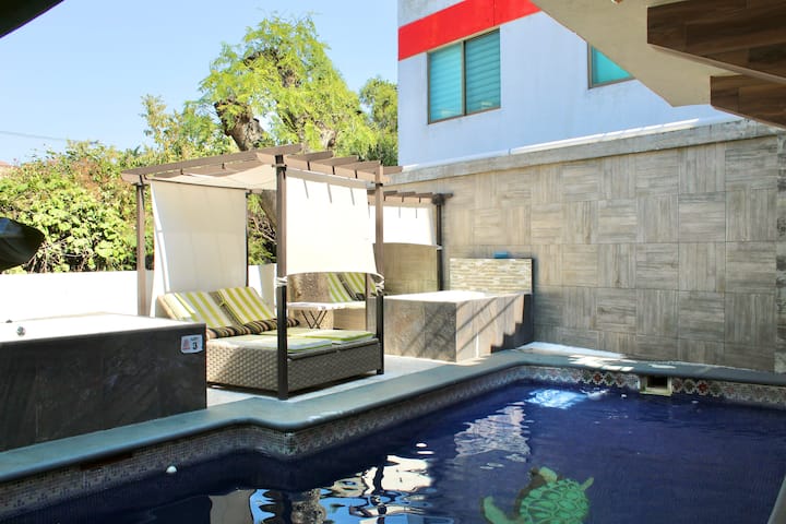 Alberca En La Ciudad De La Eterna Primavera - Cuernavaca