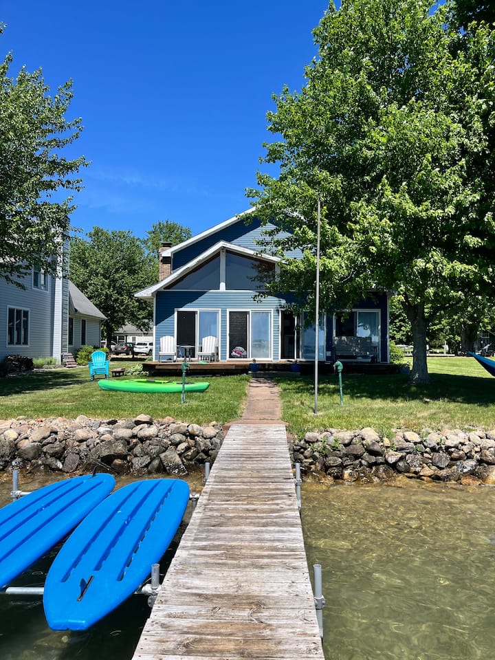 Diamond Lake Island Escape - Dowagiac, MI