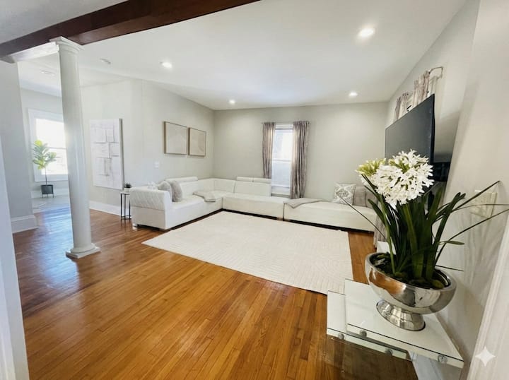 Garden Paradise Retreat In Marlboro - Marlborough, MA