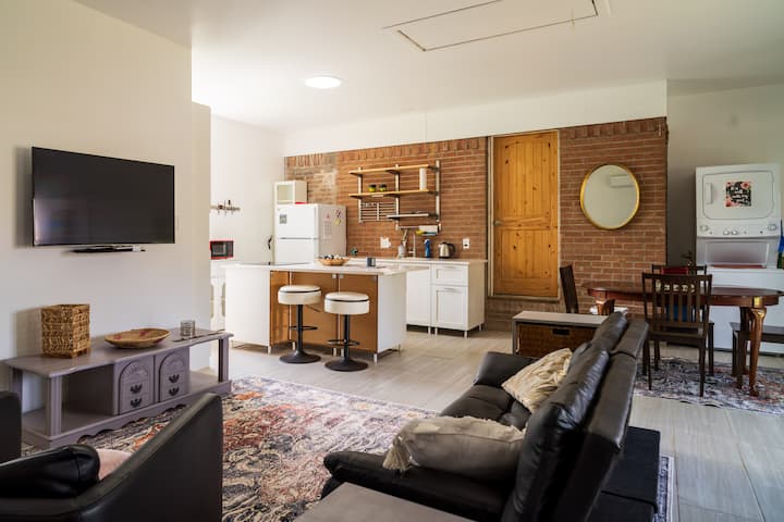 The Denizen - Your Private Oasis - Eisenhower State Park, Denison