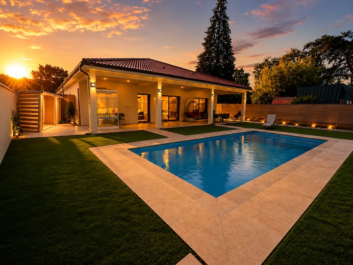 Villa ÉVasion & Spa Piscine Jacuzzi Sauna - Puy du Fou